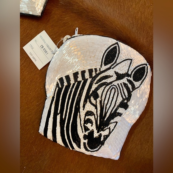 TST Arts | Bags | Nwt Beaded Zebra Crossbody Purse Black White Zipper ...